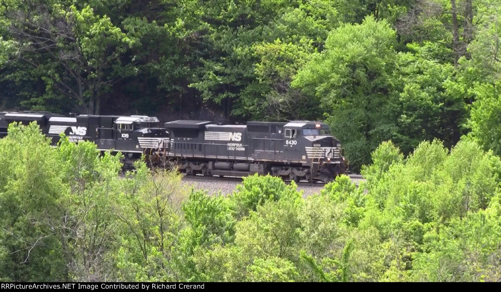 D8-40CW 8430 on the Curve